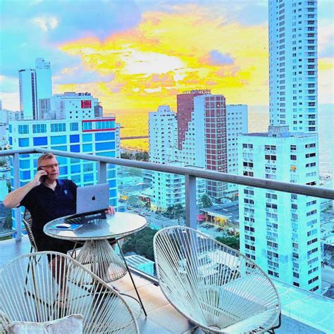 כמה מילים על משמעת 💯 קרטחנה קולומביה 5 לפנות בוקר העיר עוד שקטה