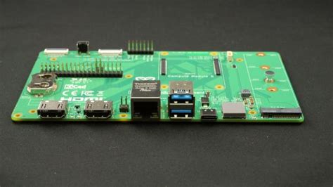産業向けラズパイ「raspberry Pi Compute Module 5」の開発キットが届いたので内容物＆搭載チップを詳しく観察してみたよレビュー Gigazine