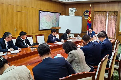 Монгол улсын шадар сайд Я Содбаатар газрын тос боловсруулах үйлдвэрийн явцыг эрчимжүүлэх үүрэг өглөө