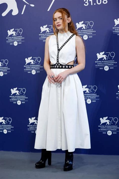 Sadie Sink Outfit From September 4 2022 Whats On The Star