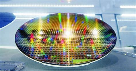 삼성 반도체 핵심기술 中에 넘긴 前직원 구속…피해액 2조