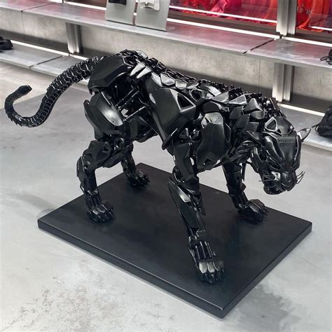 Balenciaga ს ლიმიტირებული ვეფხვის სკულპტურა გაყიდვაში შეზღუდული რაოდენობით ჩაეშვება At