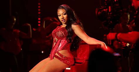 Megan Thee Stallion Poses With Snake In New Ig Photo Dump