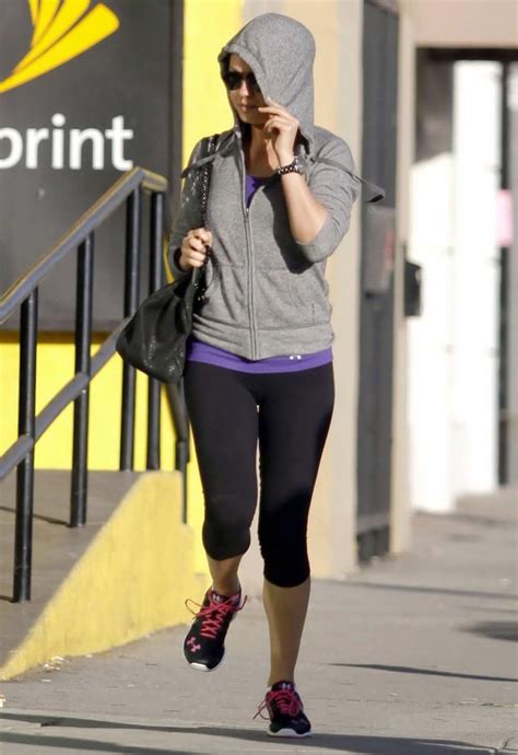 Mila Kunis R Celebritiesyogapants