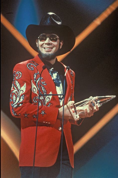 Hank Jr Winning His Second Entertainer Of The Year At The 22nd