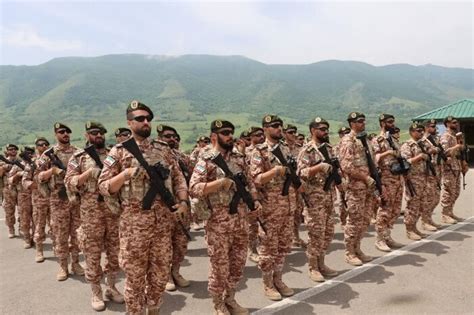 رژه نیرو‌های ویژه سپاه و ارتش جمهوری آذربایجان در رزمایش ارس ۲۰۲۵