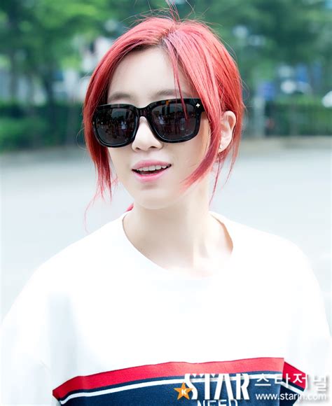 [스타포토up]티아라 T Ara 은정 초근접 촬영에도 굴욕없이 아름다운 미모 뮤직뱅크 출근길 스타저널