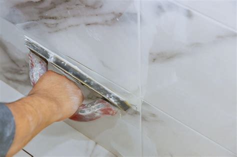 Как затирать швы на плитке — пошаговая инструкция