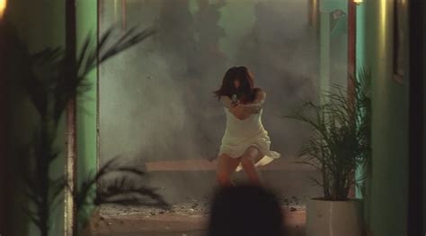 Голая Мэгги Кью в Naked Weapon