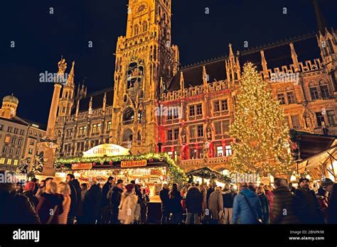 Christmas Market At The Munich Marienplatz With The Town Hall Hi Res