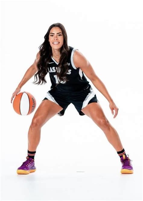 Kelsey Plum Rwnbahot