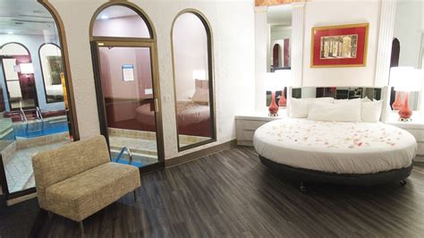 Romantic Places To Stay In The Poconos Poconos Couples Retreat Cove