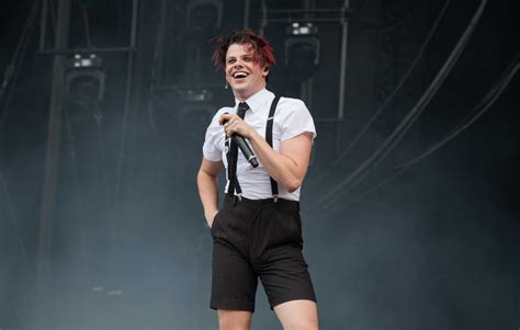 Watch Yungblud Play The 1975 Kanye West And Black Sabbath Medley In Live Lounge
