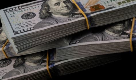 Украинците в чужбина харчат 35 милиона долара всеки ден