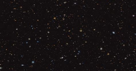 «Джеймс Уэбб получил портрет 45 тысяч далеких галактик Изображение было сделано в рамках