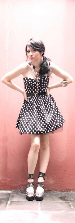 Vicky Shu Sexy Pose Photo Foto Sexy Artis Indonesia