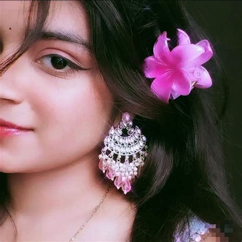 ৭৮১•পৃষ্ঠাヅ তুমি হতে হবে নব্বই দশকের মত যার হাজারো মানুষের ভিরেও নজর থাকবে শুধু আমার দিকে 💜