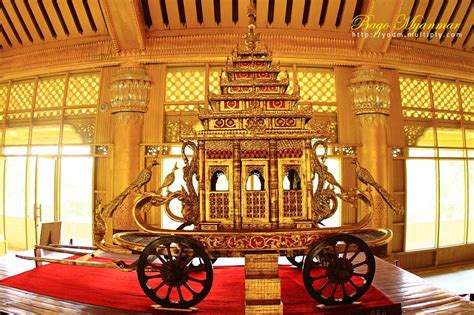 พระราชวังมัณฑะเลย์ ก่อสร้างด้วยไม้สักที่สวยงามที่สุดแห่งหนึ่งของเอเชีย