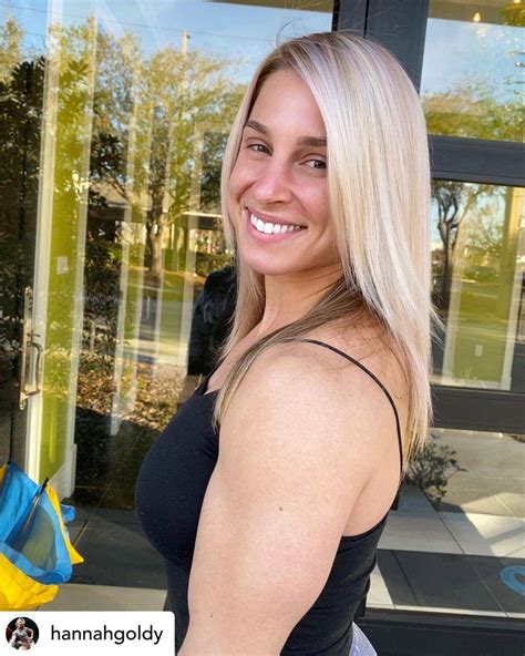 Hannah Goldy Scrolller