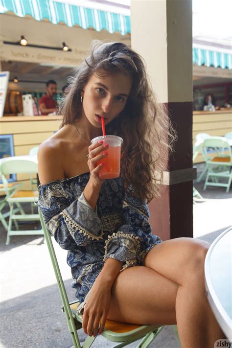 Vivi Kuanas Pictures Images