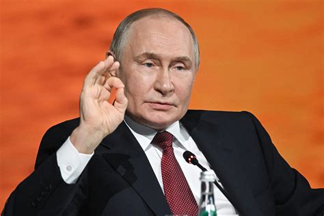 Путин призвал пресекать попытки вмешательства в дела России Газета Ru Новости