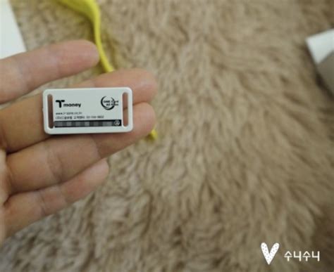 공윤 On Twitter 사정상 모 신용카드만을 줄창 써야하는데 1 이게 하필 교통카드 기능이 없고 2 나는 아이폰을 쓰며 3 카드를 두 개 이상 휴대하는 게 정말