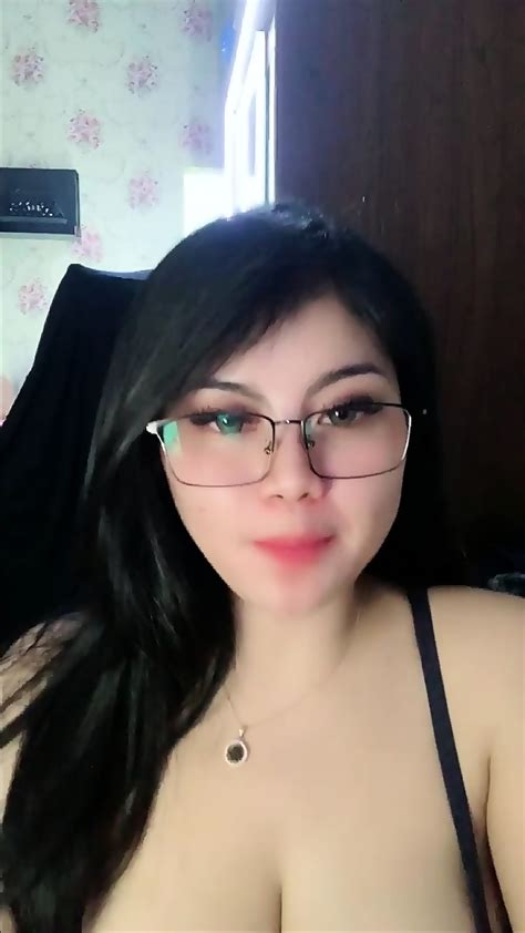 Bokong Mulus Baby Fe Cantik