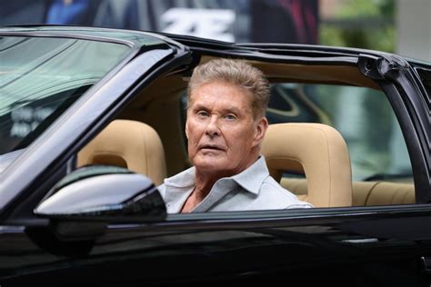 David Hasselhoff Vuelve A Conducir El Coche Fantástico Pero Con Unos