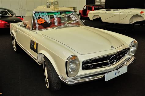 무료 이미지 화이트 외딴 드라이브 속도 클래식 자동차 스포츠카 빈티지 자동차 힘 박람회 경마 모터 의자 가마 옛 타이머 바꿀 수 있는 빠른