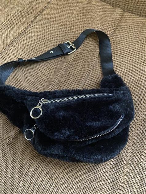 Бананка хутрова — ціна 350 грн у каталозі Бананки Купити аксесуари за доступною ціною на Шафі