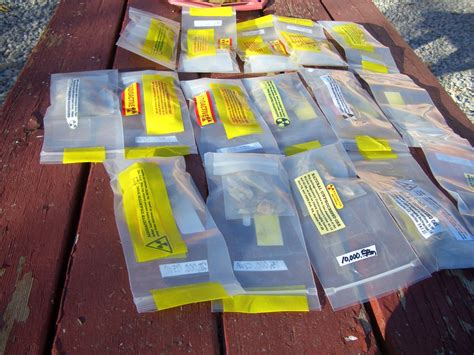 Sealed Bag Of 2 5 Oz Small Uranium Pebbles Jurassic Canyon Nm 9 00