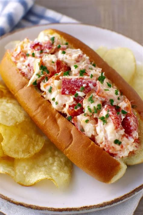 Classic Lobster Roll Recipe Martha Stewart Recipes
