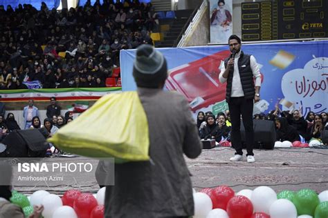 جشن دختران رای اولی در شیراز عکس