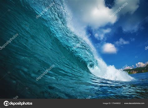 Rip Curl Ocean Surfing Wave Stock Photo By Vitaliy Sokol 175449832