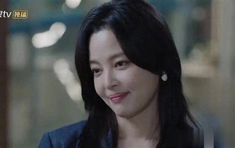 仁心俱乐部丁昊向刘梓懿道歉他眼神拉丝比女友演技还好 娱乐你开心就好