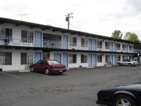 Sky Palm Motel Run Down Motel In Orange Ca Run Down Motel Exterior