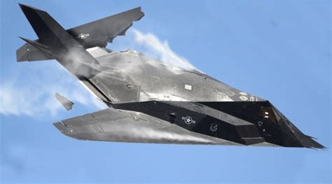 2 F 117a Nighthawk Aircraft Crash Due To Elevon Wing Flutter 18