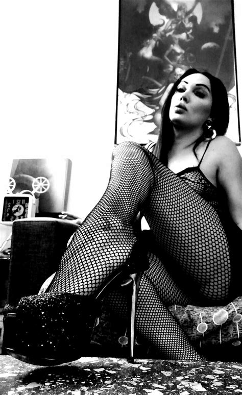 Joanna Ts Xl Photo 4