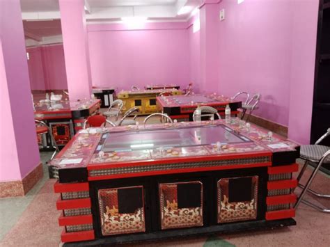 ឃាត់ខ្លួនជនជាតិ ថៃ ភូមា ឡាវ ជិត១០០នាក់នៅកម្ពុជា ករណីលក់ ស្រា បារី គេចពន្ធ និងបើកល្បែងអនឡាញ