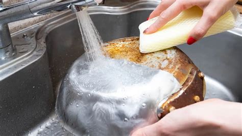 શું તમે જાણો છો એલ્યુમિનિયમની વસ્તુઓને ચમકાવવા માટે Diy ક્લીનર કેવી