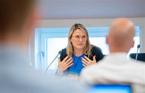 Jennifer Nora Medium