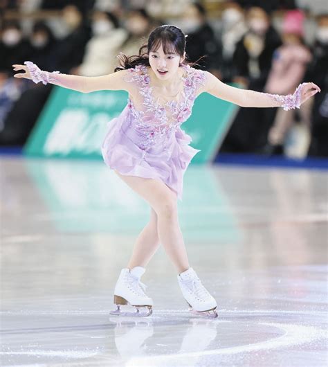 本田真凜、大胆肩出し衣装でopステップ＆スピン披露自らの演技は淡い紫色の衣装に【フィギュアフェス】：中日スポーツ・東京中日スポーツ