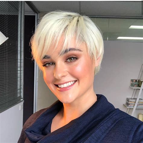 20 потрясающих коротких стрижек для тонких волос