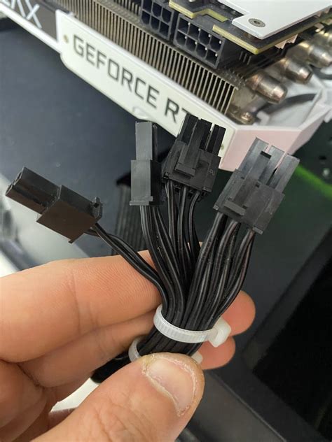 그래픽카드에 보조전원 질문이요 지식in