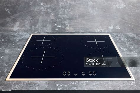 플랫 쿡탑 조리 인덕션 전기 빌트인 검은색 스토브 세라믹 강화 유리 인덕션 또는 주방에 4개의 버너가 있는 전기 호브 스토브