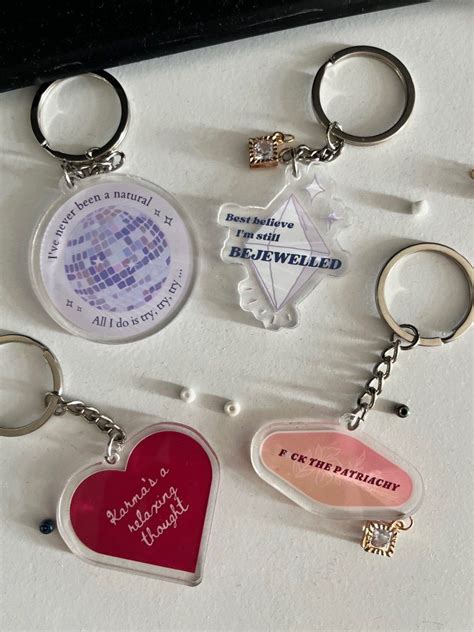 Taylor Swift Keychains Hobbies And Toys Collectibles And Memorabilia Fan