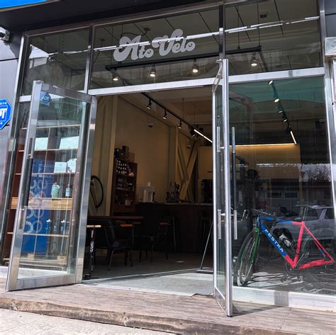 Grace J E Kim 추억 오두산전망대 군사시설이라 철조망이 파주에서는 이런 철조망 익숙 땔감찾아 사진첩 뒤저뒤저~ 오두산전망대자전거로드로드자전거