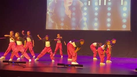 מופע היפ הופ נבחרת בית ספר נתן יונתן Youtube