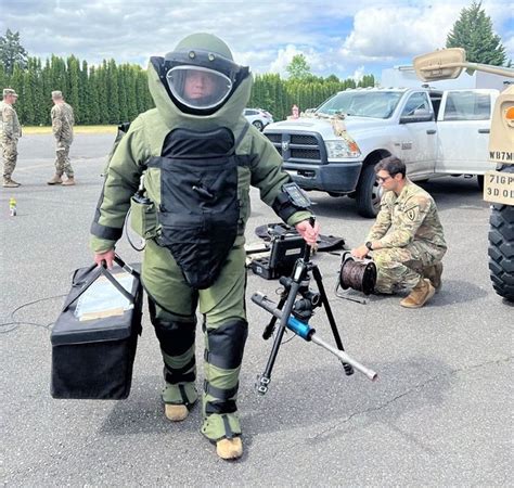 Dvids News Us Army Eod Techs Train To Defeat Explosive Drones