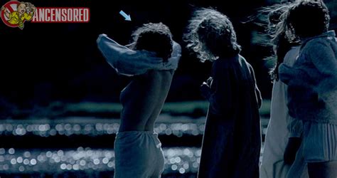 Juno Temple Nue Dans Cracks